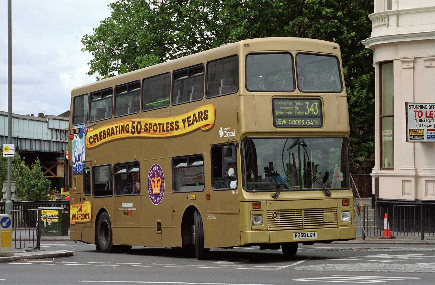 London Bus Route 343