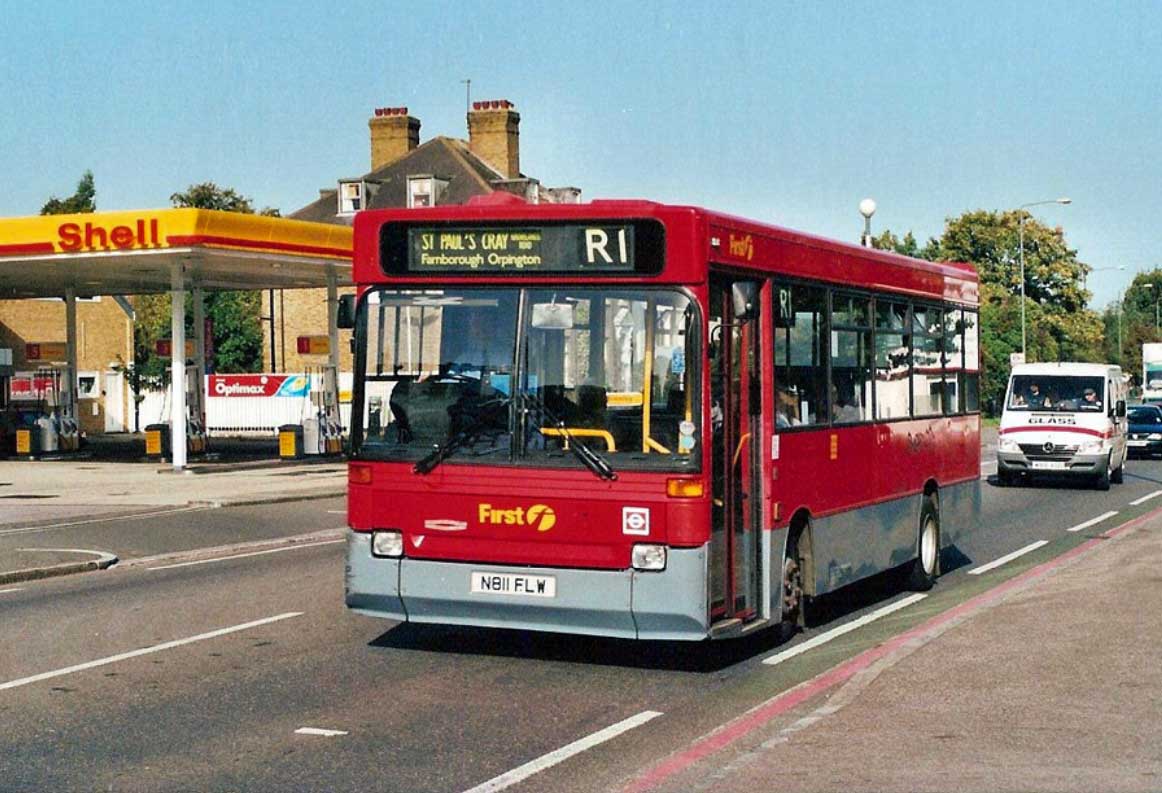 London Bus Route R1