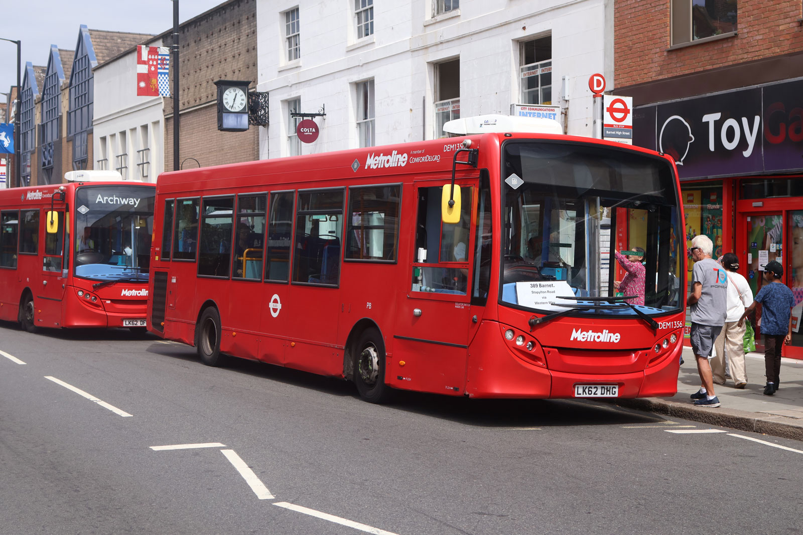 London Bus Route 389