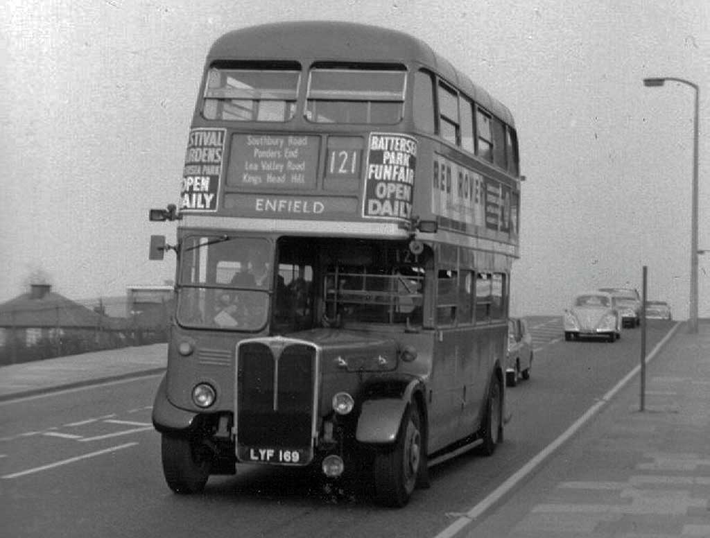 London Bus Route 121
