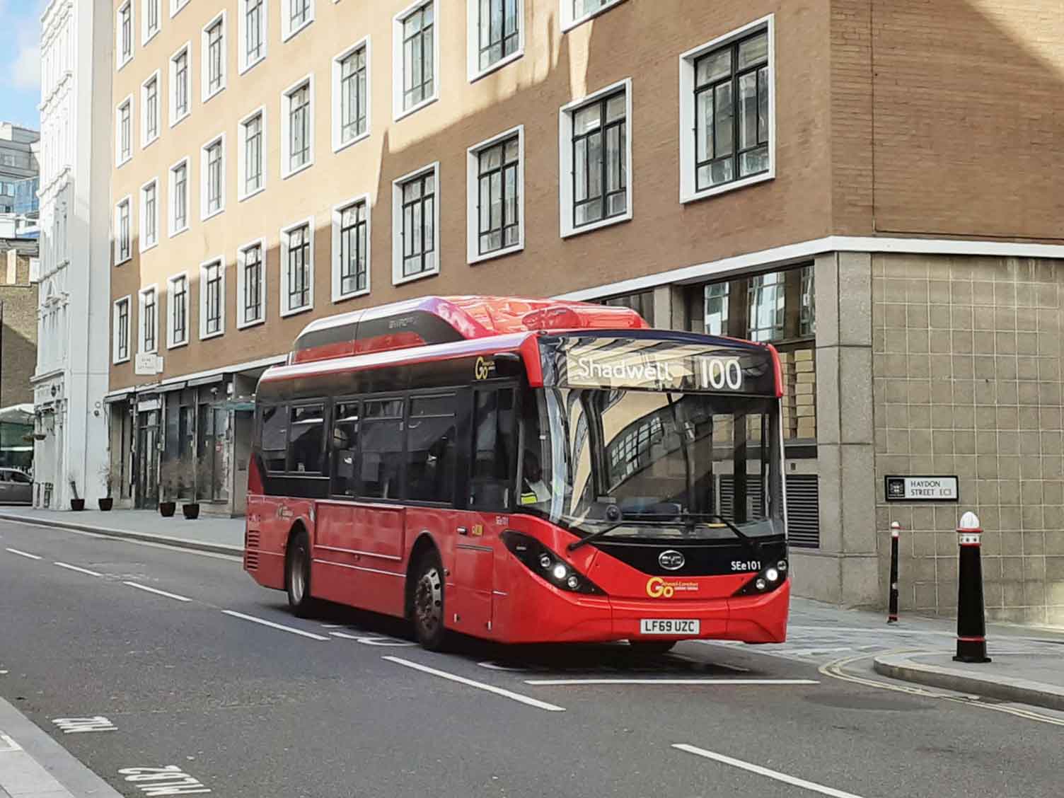 London Bus Route 100